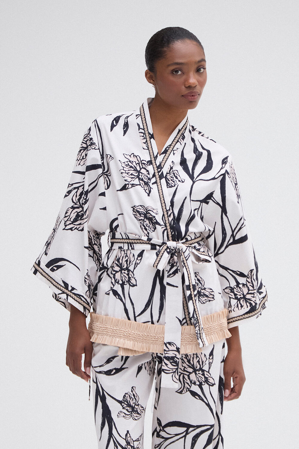 Kimono curto irís off white – PatBo Brazil